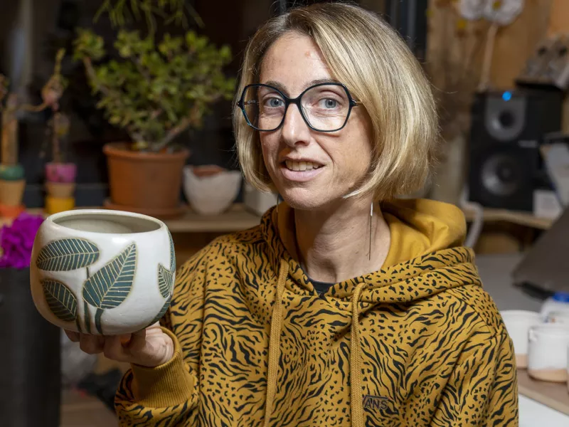 Anne-Cécile Oleart, céramique, faïence et gratitude | Département de l ...